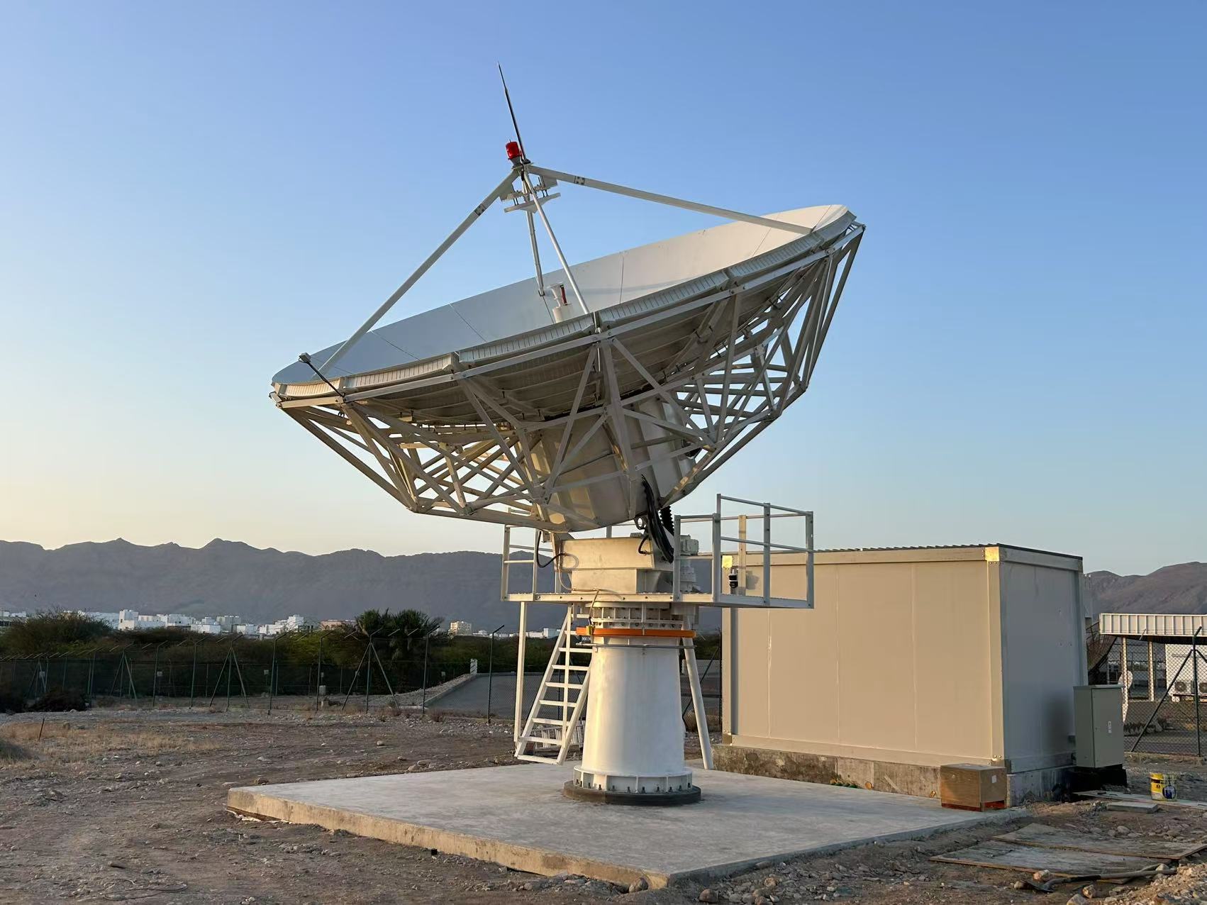 Ku-Ka 4 ports Ro antenna 10.7-12.75/17.2-12.75GHz-Our success stories-Alpha Satcom (shenzhen) Co ...